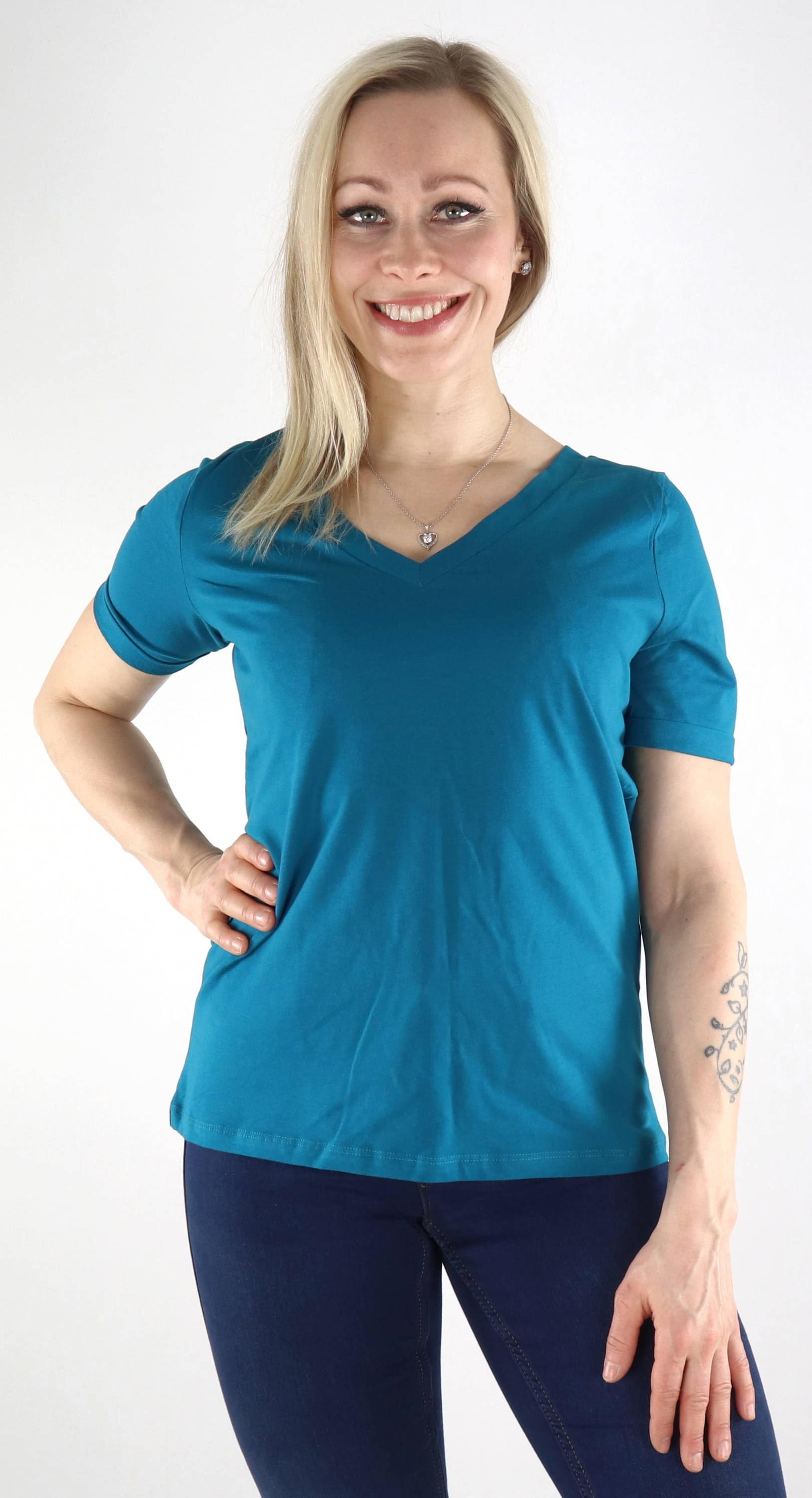 Pieces T-shirt v-neck deep lagoon - Stilettoshop.eu webstore